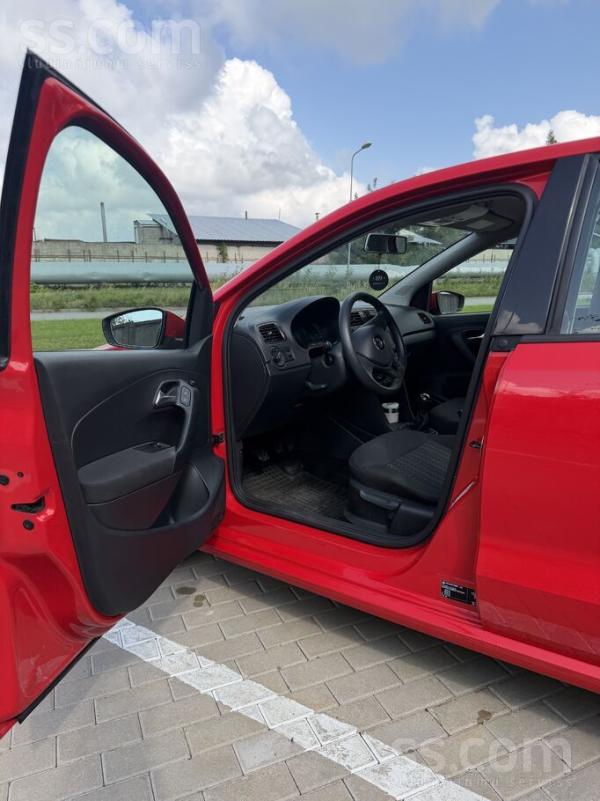 Sarkans Volkswagen Polo 2016 Rīga, ar dzinēja tilpumu 1.40 L un nobraukumu 151 tūkst. km par 4999 €, foto 7 vietnē AUTOMOTO.COM.LV