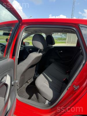 Sarkans Volkswagen Polo 2016 Rīga, ar dzinēja tilpumu 1.40 L un nobraukumu 151 tūkst. km par 4999 €, foto 8 vietnē AUTOMOTO.COM.LV