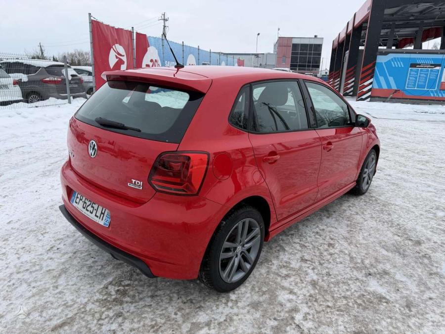 Sarkans Volkswagen Polo 2017 Tauragė, ar dzinēja tilpumu 1.40 L un nobraukumu 171 tūkst. km par 7300 €, foto 3 vietnē AUTOMOTO.COM.LV