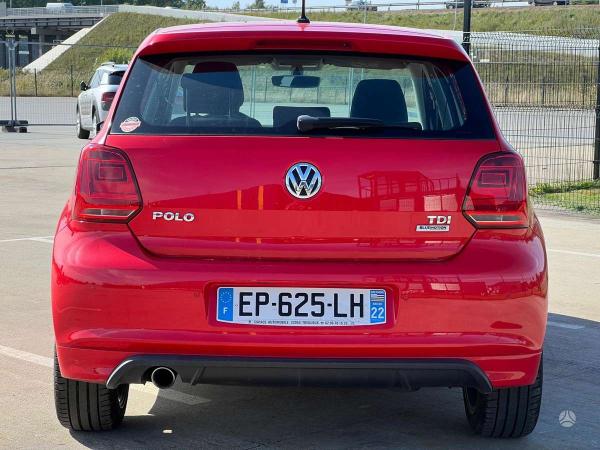 Red Volkswagen Polo 2017 in Klaipeda, with an engine capacity of 1.42 L and mileage of 171 thousand km for 7000 €, photo 9 on AUTOMOTO.COM.LV