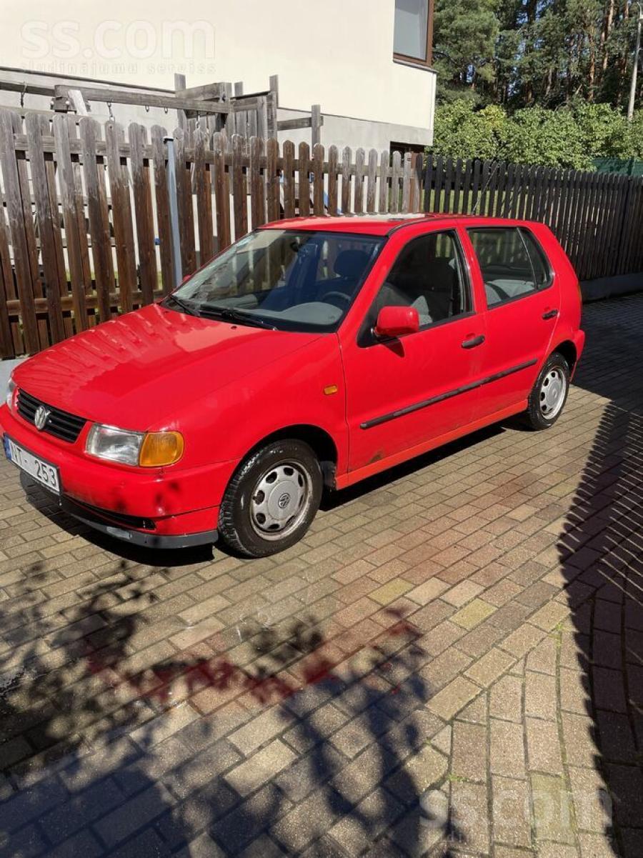 Sarkans Volkswagen Polo 1998 Rīga, ar dzinēja tilpumu 1.80 L un nobraukumu 160 tūkst. km par 900 €, foto 3 vietnē AUTOMOTO.COM.LV