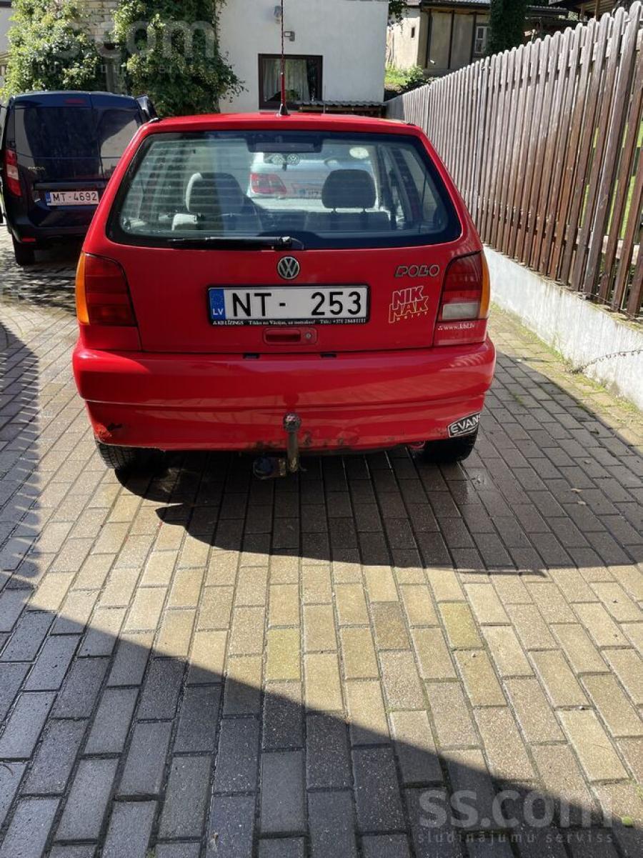 Sarkans Volkswagen Polo 1998 Rīga, ar dzinēja tilpumu 1.80 L un nobraukumu 160 tūkst. km par 900 €, foto 4 vietnē AUTOMOTO.COM.LV