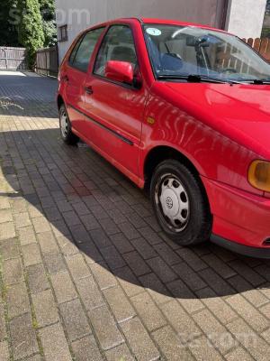 Sarkans Volkswagen Polo 1998 Rīga, ar dzinēja tilpumu 1.80 L un nobraukumu 160 tūkst. km par 900 €, foto 5 vietnē AUTOMOTO.COM.LV