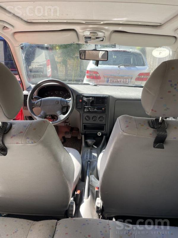 Sarkans Volkswagen Polo 1998 Rīga, ar dzinēja tilpumu 1.80 L un nobraukumu 160 tūkst. km par 900 €, foto 5 vietnē AUTOMOTO.COM.LV