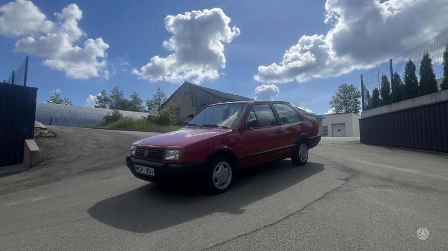 Sarkans Volkswagen Polo 1991 Molėtai, ar dzinēja tilpumu 1.27 L un nobraukumu 249 tūkst. km par 1200 €, foto 1 vietnē AUTOMOTO.COM.LV