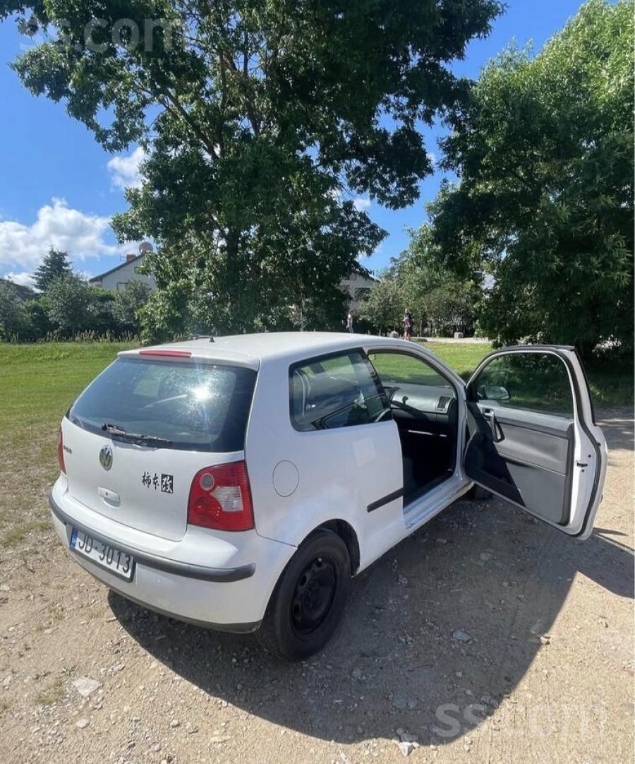 White Volkswagen Polo 2004 in Riga, with an engine capacity of 1.90 L and mileage of 310 thousand km for 650 €, photo 3 on AUTOMOTO.COM.LV