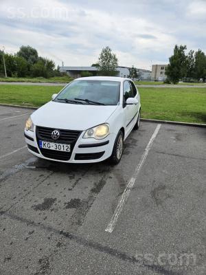 White Volkswagen Polo 2008 in Riga, with an engine capacity of 1.40 L and mileage of 233 thousand km for 2000 €, photo 3 on AUTOMOTO.COM.LV