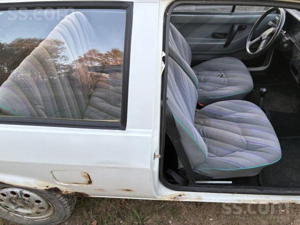White Volkswagen Polo 1991 in Cesis, with an engine capacity of 1.30 L and mileage of 1000 thousand km for 1850 €, photo 8 on AUTOMOTO.COM.LV