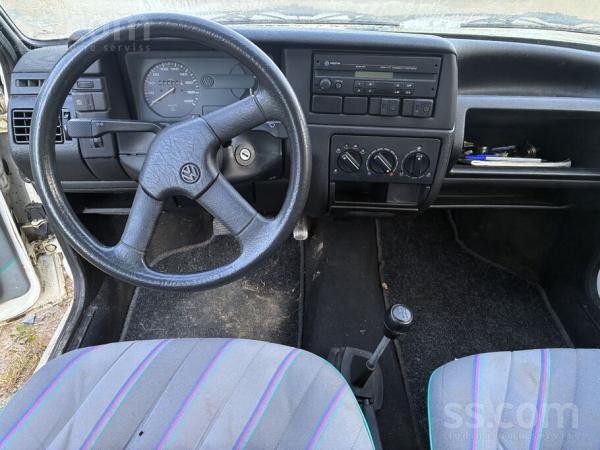 White Volkswagen Polo 1991 in Cesis, with an engine capacity of 1.30 L and mileage of 1000 thousand km for 1850 €, photo 9 on AUTOMOTO.COM.LV