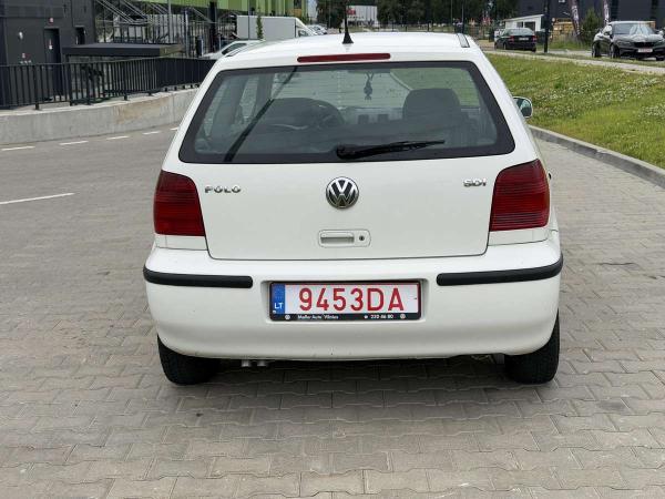 Balts Volkswagen Polo 2000 Viļņa, ar dzinēja tilpumu 1.90 L un nobraukumu 240 tūkst. km par 1100 €, foto 3 vietnē AUTOMOTO.COM.LV