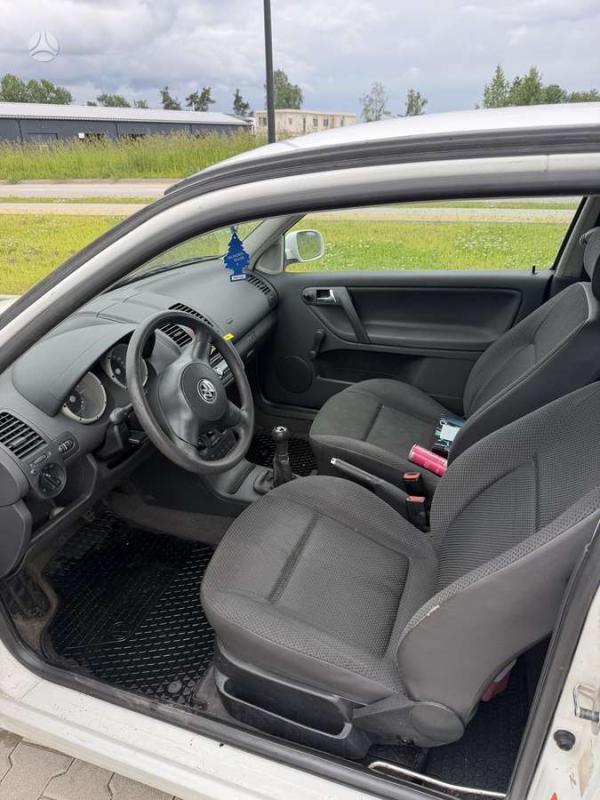 Balts Volkswagen Polo 2000 Viļņa, ar dzinēja tilpumu 1.90 L un nobraukumu 240 tūkst. km par 1100 €, foto 9 vietnē AUTOMOTO.COM.LV