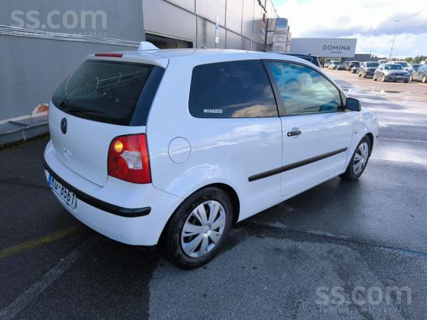 White Volkswagen Polo 2003 in Riga, with an engine capacity of 1.20 L and mileage of 269 thousand km for 1100 €, photo 2 on AUTOMOTO.COM.LV