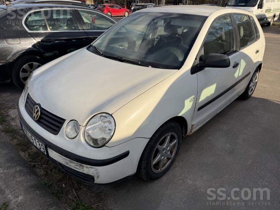 White Volkswagen Polo 2004 in Riga, with an engine capacity of 1.40 L and mileage of 225 thousand km for 599 €, photo 1 on AUTOMOTO.COM.LV