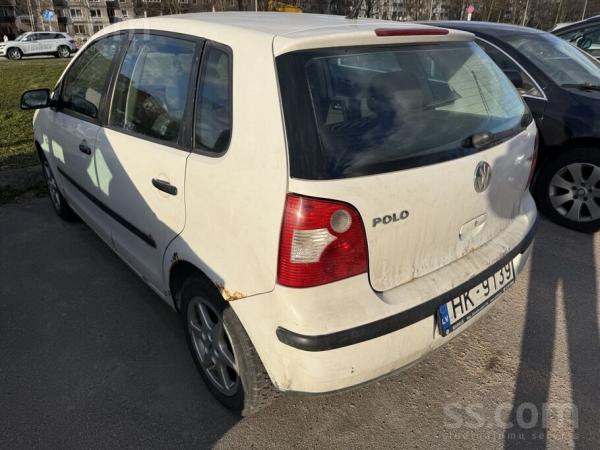 White Volkswagen Polo 2004 in Riga, with an engine capacity of 1.40 L and mileage of 225 thousand km for 599 €, photo 2 on AUTOMOTO.COM.LV