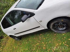 Balts Volkswagen Polo 2004 Cēsis, ar dzinēja tilpumu 1.20 L un nobraukumu 280 tūkst. km par 800 €, foto 4 vietnē AUTOMOTO.COM.LV
