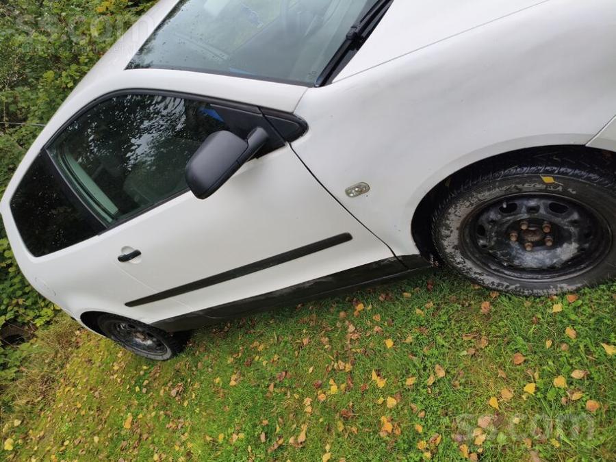 Balts Volkswagen Polo 2004 Cēsis, ar dzinēja tilpumu 1.20 L un nobraukumu 280 tūkst. km par 800 €, foto 4 vietnē AUTOMOTO.COM.LV