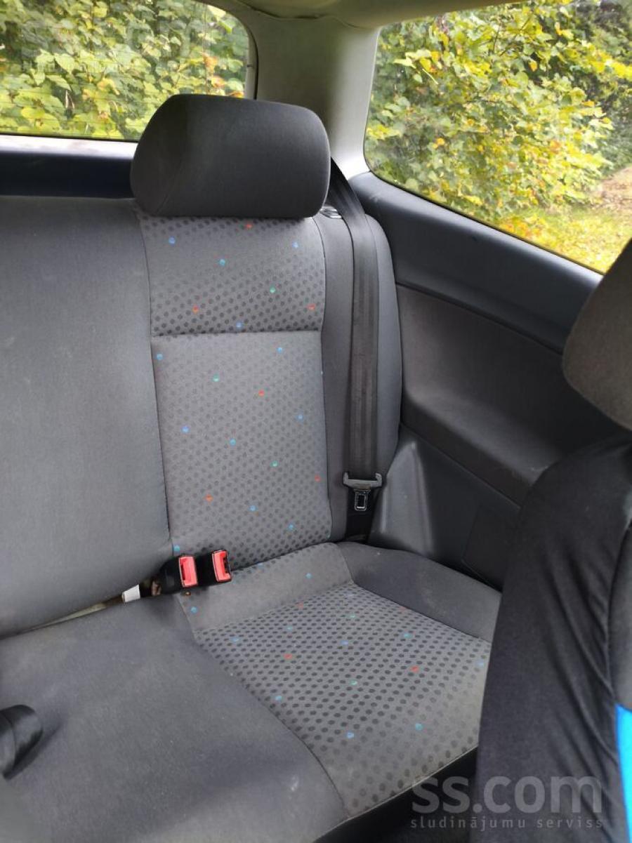 Balts Volkswagen Polo 2004 Cēsis, ar dzinēja tilpumu 1.20 L un nobraukumu 280 tūkst. km par 800 €, foto 8 vietnē AUTOMOTO.COM.LV