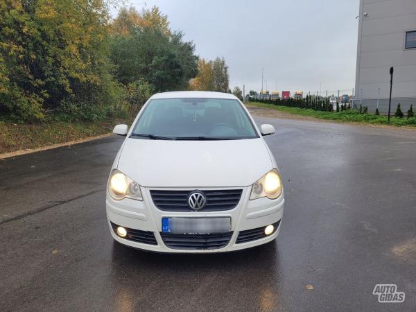 White Volkswagen Polo 2008 in Vilnius, with an engine capacity of 1.90 L and mileage of 329 thousand km for 1450 €, photo 3 on AUTOMOTO.COM.LV