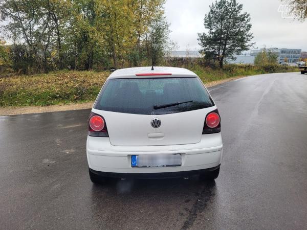 White Volkswagen Polo 2008 in Vilnius, with an engine capacity of 1.90 L and mileage of 329 thousand km for 1450 €, photo 6 on AUTOMOTO.COM.LV