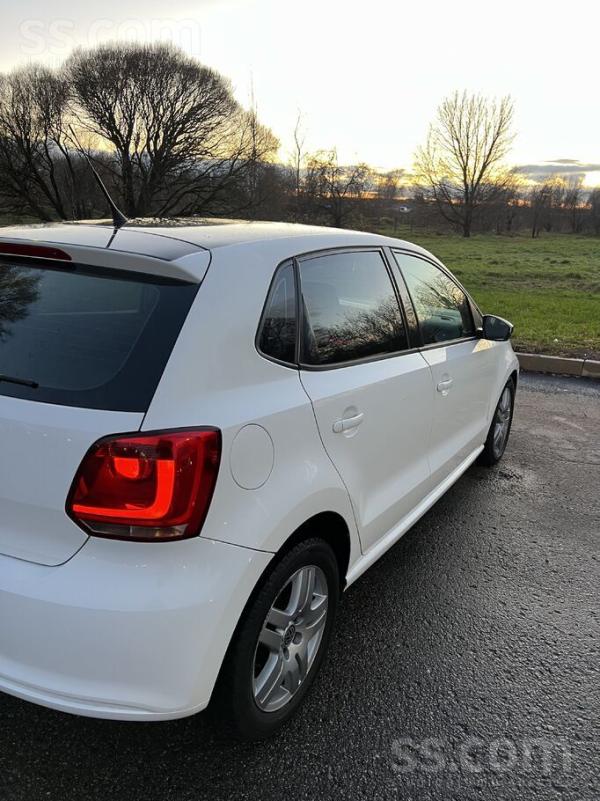 Balts Volkswagen Polo 2009 Rīga, ar dzinēja tilpumu 1.60 L un nobraukumu 224 tūkst. km par 3100 €, foto 5 vietnē AUTOMOTO.COM.LV
