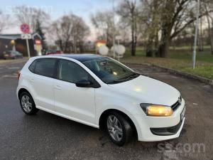 Белый Фольксваген Поло 2009 в Рига, объемом двигателя 1.60 л и пробегом 224 тыс. км за 3100 €, фото 9 на AUTOMOTO.COM.LV