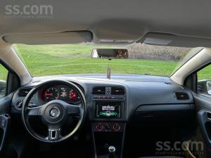 Белый Фольксваген Поло 2009 в Рига, объемом двигателя 1.60 л и пробегом 224 тыс. км за 3100 €, фото 10 на AUTOMOTO.COM.LV