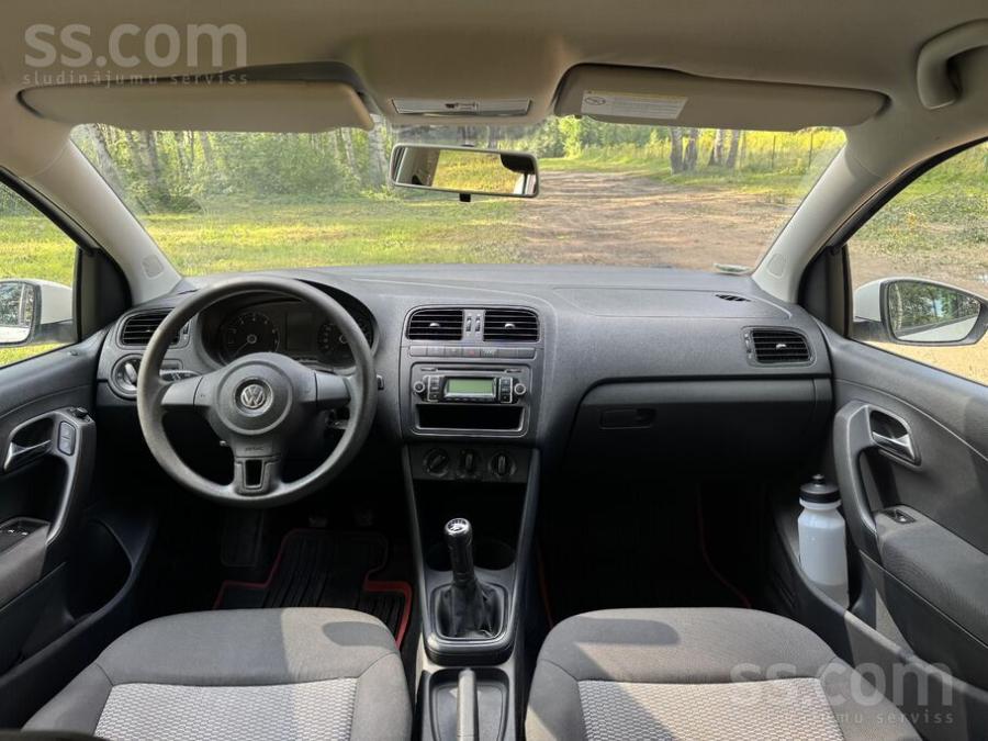 Balts Volkswagen Polo 2009 Rīga, ar dzinēja tilpumu 1.20 L un nobraukumu 210 tūkst. km par 3500 €, foto 6 vietnē AUTOMOTO.COM.LV