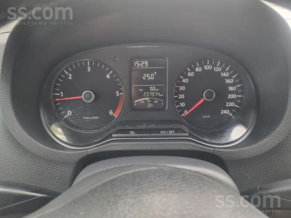 Volkswagen Polo 2009 in Daugavpils on AUTOMOTO.COM.LV White Volkswagen Polo 2009 in Daugavpils, with an engine capacity of 1.60 L and mileage of 238 thousand km for 2450 €, photo 11 on AUTOMOTO.COM.LV