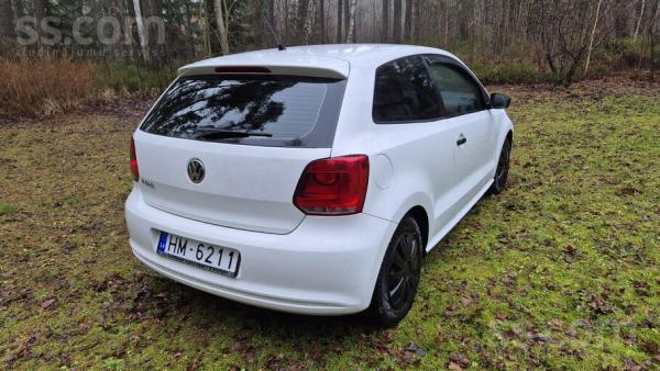 White Volkswagen Polo 2010 in Riga, with an engine capacity of 1.20 L and mileage of 222 thousand km for 2600 €, photo 4 on AUTOMOTO.COM.LV