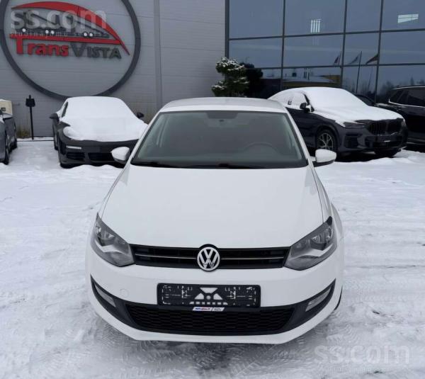 White Volkswagen Polo 2010 in Telschi, with an engine capacity of 1.60 L and mileage of 157 thousand km for 4199 €, photo 2 on AUTOMOTO.COM.LV