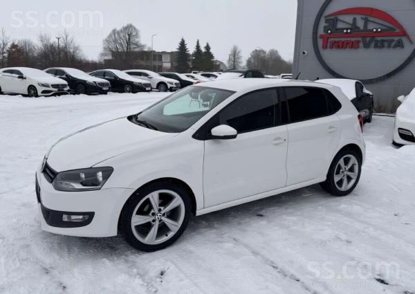 White Volkswagen Polo 2010 in Telschi, with an engine capacity of 1.60 L and mileage of 157 thousand km for 4199 €, photo 7 on AUTOMOTO.COM.LV