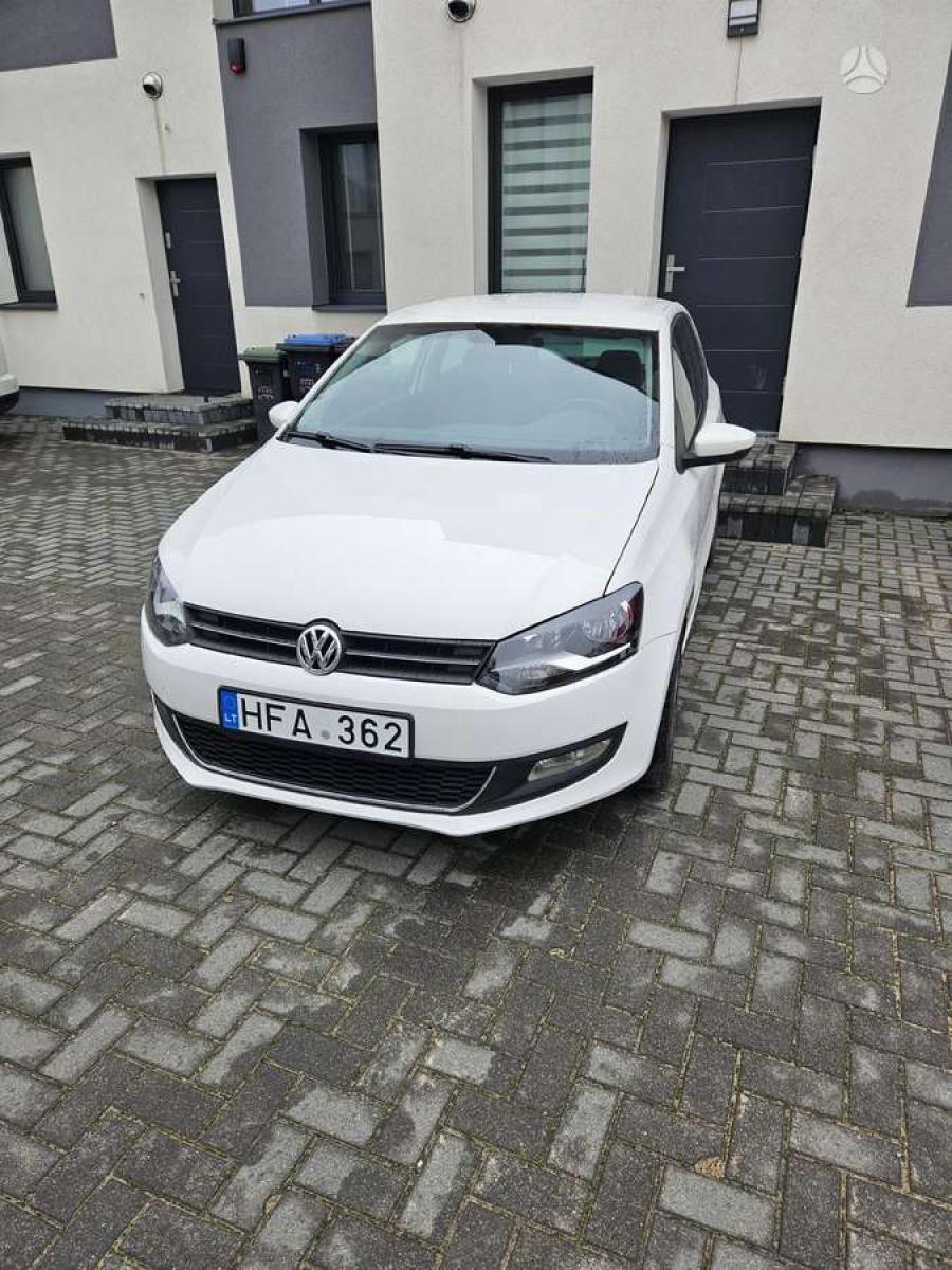 Balts Volkswagen Polo 2010 Viļņa, ar dzinēja tilpumu 1.39 L un nobraukumu 124 tūkst. km par 3750 €, foto 1 vietnē AUTOMOTO.COM.LV