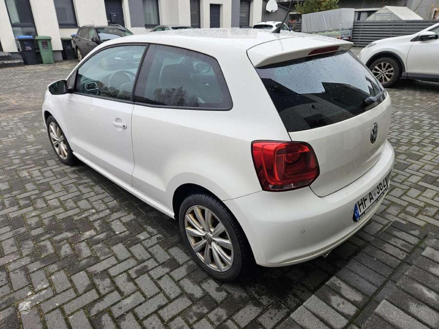 Balts Volkswagen Polo 2010 Viļņa, ar dzinēja tilpumu 1.39 L un nobraukumu 124 tūkst. km par 3750 €, foto 4 vietnē AUTOMOTO.COM.LV