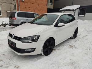 White Volkswagen Polo 2010 in Prienai, with an engine capacity of 1.60 L and mileage of 226 thousand km for 2250 €, photo  on AUTOMOTO.COM.LV