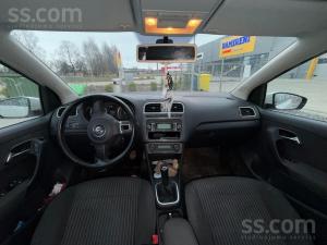 White Volkswagen Polo 2010 in Jekabpils, with an engine capacity of 1.60 L and mileage of 270 thousand km for 3400 €, photo 9 on AUTOMOTO.COM.LV
