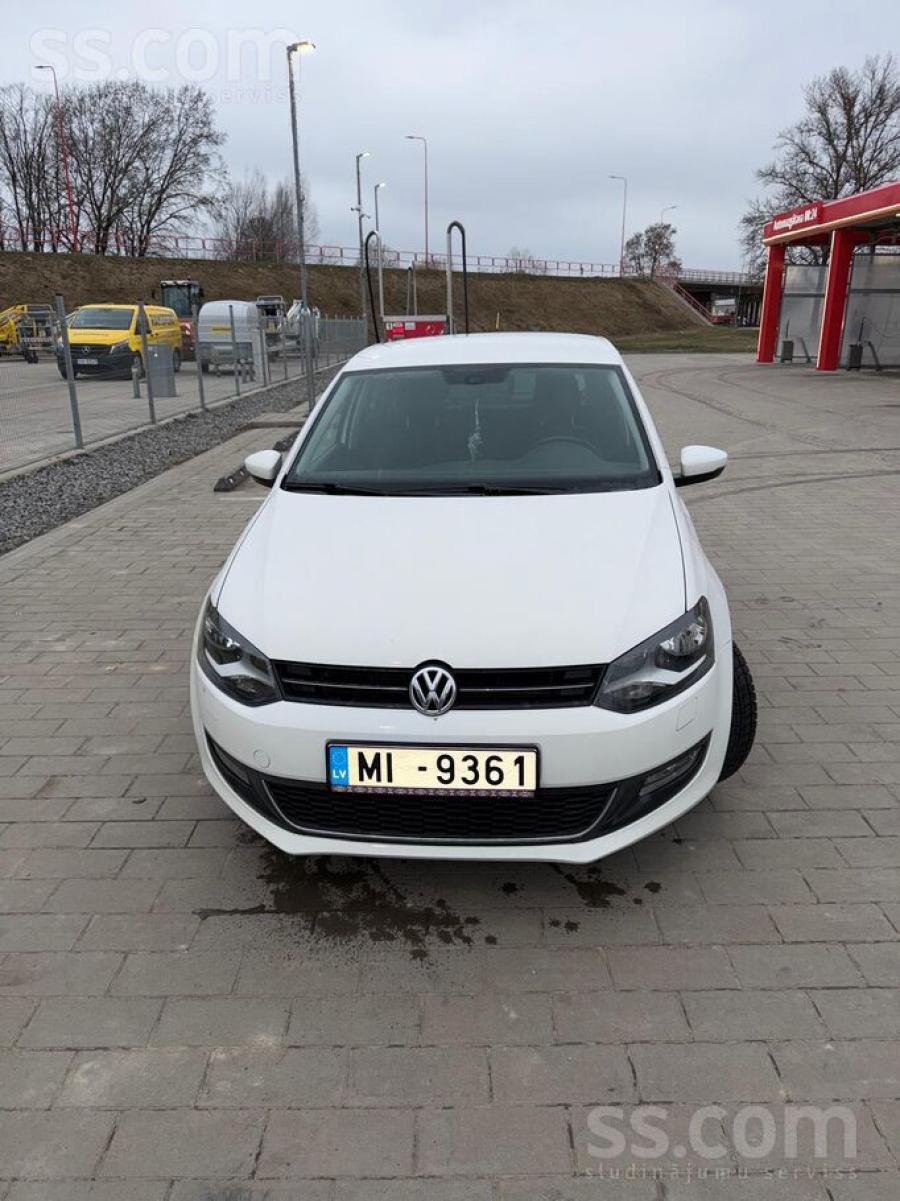 White Volkswagen Polo 2010 in Jekabpils, with an engine capacity of 1.60 L and mileage of 270 thousand km for 3400 €, photo 13 on AUTOMOTO.COM.LV