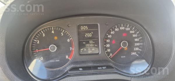 White Volkswagen Polo 2010 in Ventspils, with an engine capacity of 1.20 L and mileage of 286 thousand km for 2800 €, photo 6 on AUTOMOTO.COM.LV