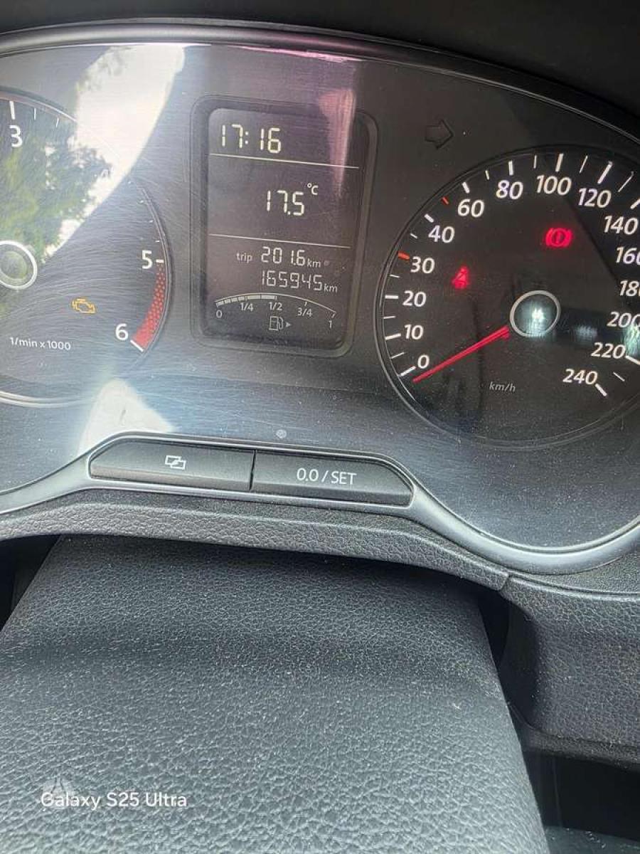Balts Volkswagen Polo 2010 Viļņa, ar dzinēja tilpumu 1.20 L un nobraukumu 166 tūkst. km par 2200 €, foto 5 vietnē AUTOMOTO.COM.LV