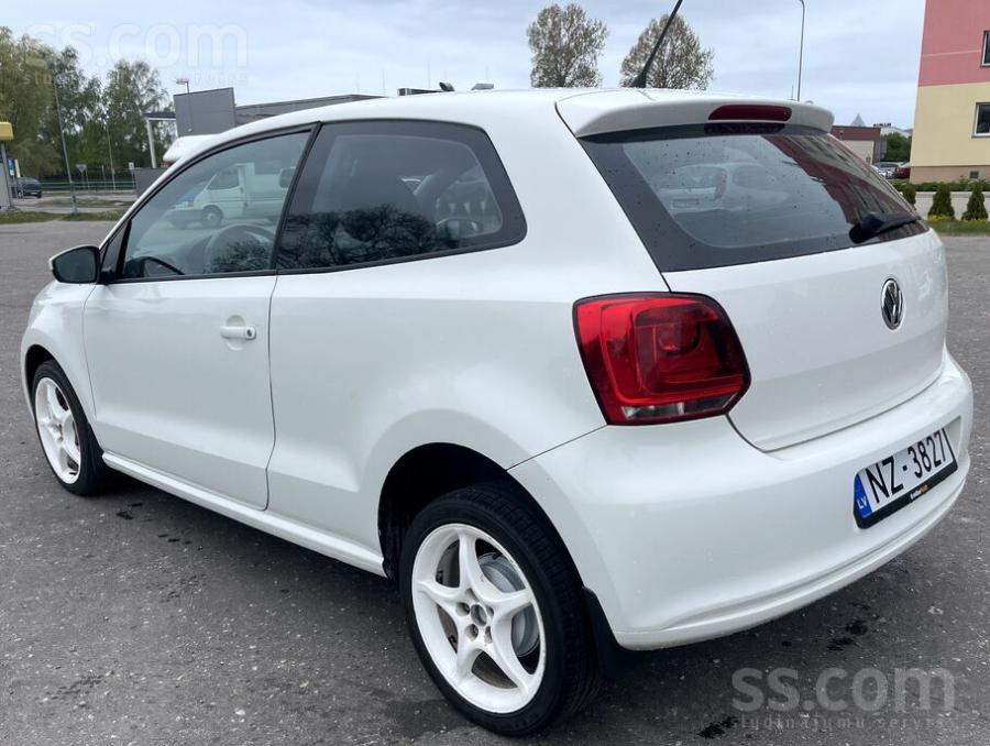 Balts Volkswagen Polo 2010 Liepāja, ar dzinēja tilpumu 1.60 L un nobraukumu 248 tūkst. km par 3000 €, foto 4 vietnē AUTOMOTO.COM.LV