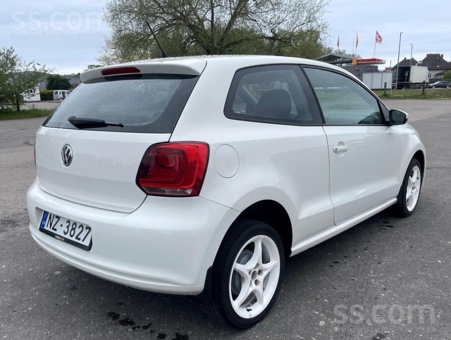 Balts Volkswagen Polo 2010 Liepāja, ar dzinēja tilpumu 1.60 L un nobraukumu 248 tūkst. km par 3000 €, foto 6 vietnē AUTOMOTO.COM.LV