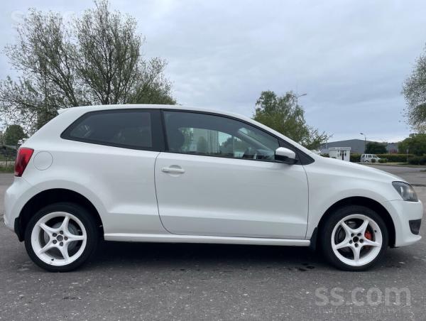 Balts Volkswagen Polo 2010 Liepāja, ar dzinēja tilpumu 1.60 L un nobraukumu 248 tūkst. km par 3000 €, foto 6 vietnē AUTOMOTO.COM.LV