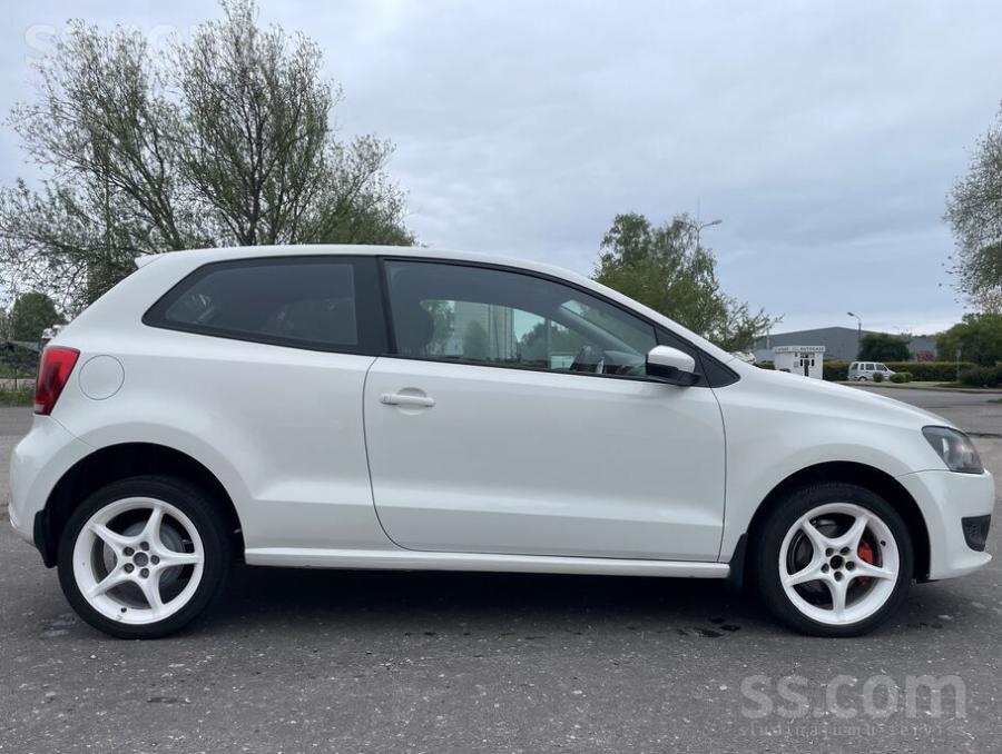 Balts Volkswagen Polo 2010 Liepāja, ar dzinēja tilpumu 1.60 L un nobraukumu 248 tūkst. km par 3000 €, foto 7 vietnē AUTOMOTO.COM.LV