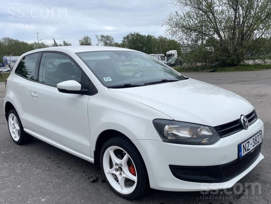 Balts Volkswagen Polo 2010 Liepāja, ar dzinēja tilpumu 1.60 L un nobraukumu 248 tūkst. km par 3000 €, foto 8 vietnē AUTOMOTO.COM.LV