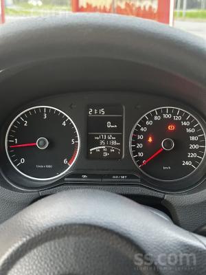 Balts Volkswagen Polo 2010 Rīga, ar dzinēja tilpumu 1.60 L un nobraukumu 351 tūkst. km par 3100 €, foto 4 vietnē AUTOMOTO.COM.LV