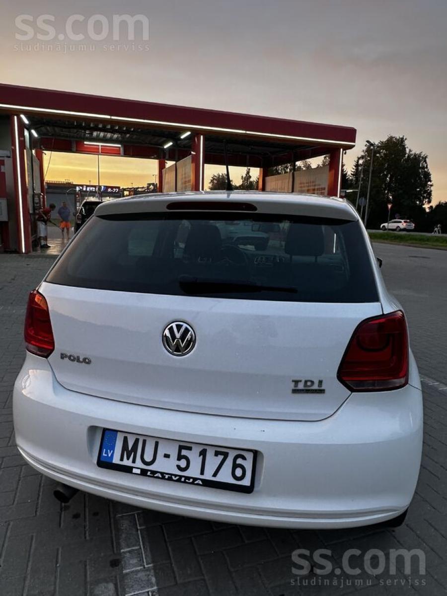 Balts Volkswagen Polo 2010 Rīga, ar dzinēja tilpumu 1.60 L un nobraukumu 351 tūkst. km par 3100 €, foto 5 vietnē AUTOMOTO.COM.LV