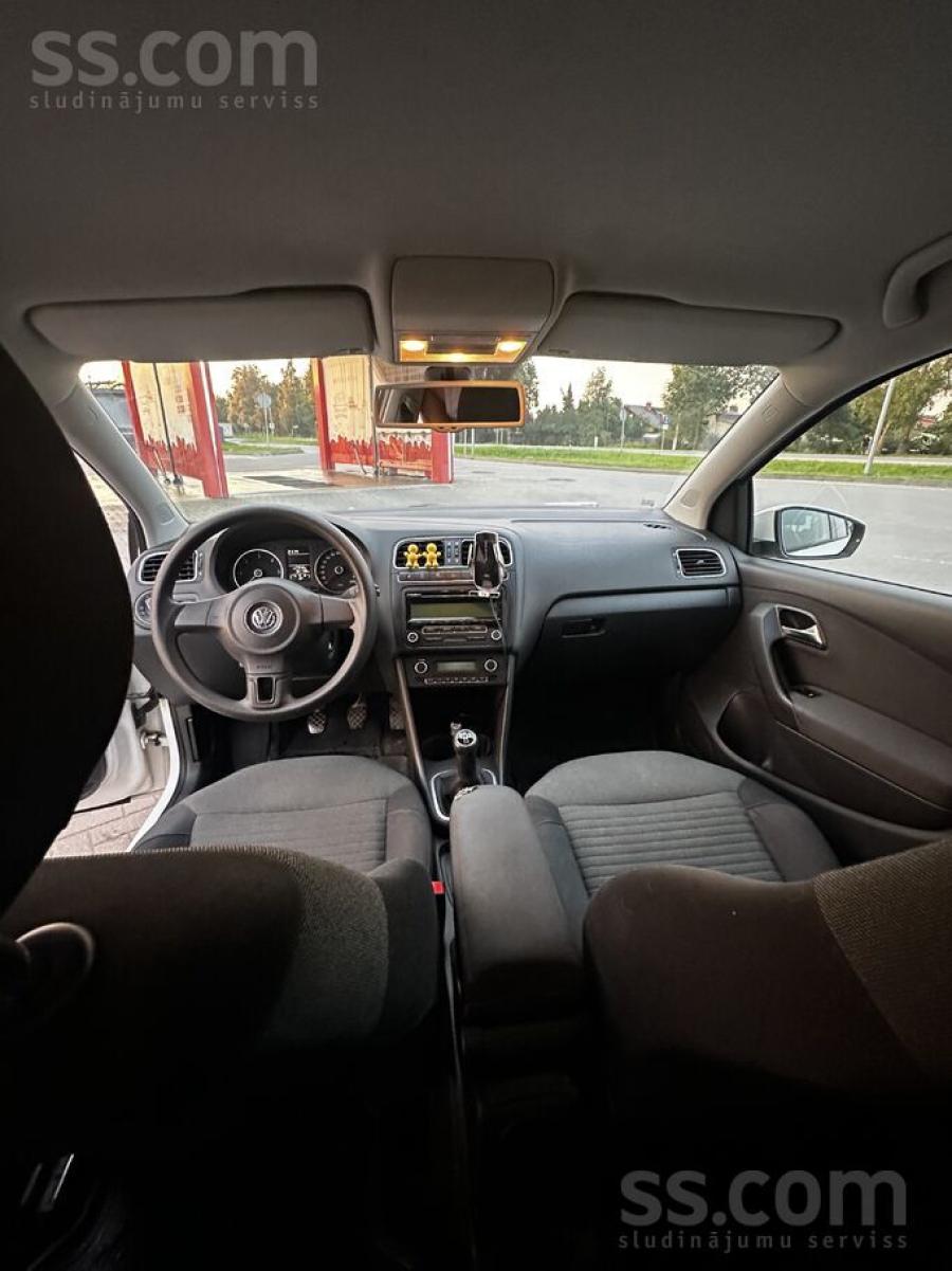 Balts Volkswagen Polo 2010 Rīga, ar dzinēja tilpumu 1.60 L un nobraukumu 351 tūkst. km par 3100 €, foto 6 vietnē AUTOMOTO.COM.LV