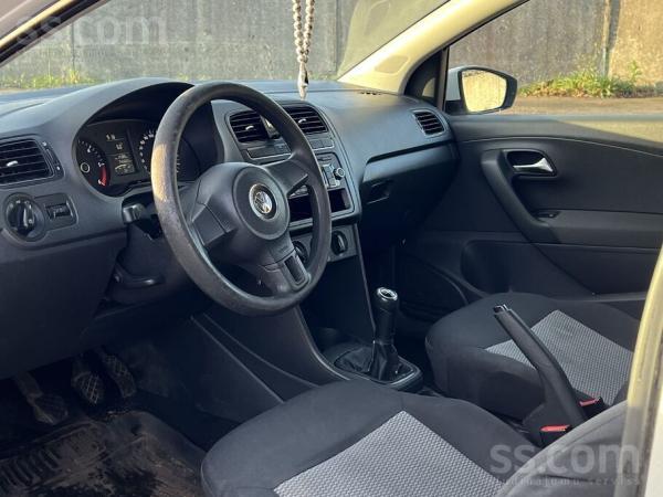 Balts Volkswagen Polo 2011 Rīga, ar dzinēja tilpumu 1.20 L un nobraukumu 347 tūkst. km par 2100 €, foto 6 vietnē AUTOMOTO.COM.LV