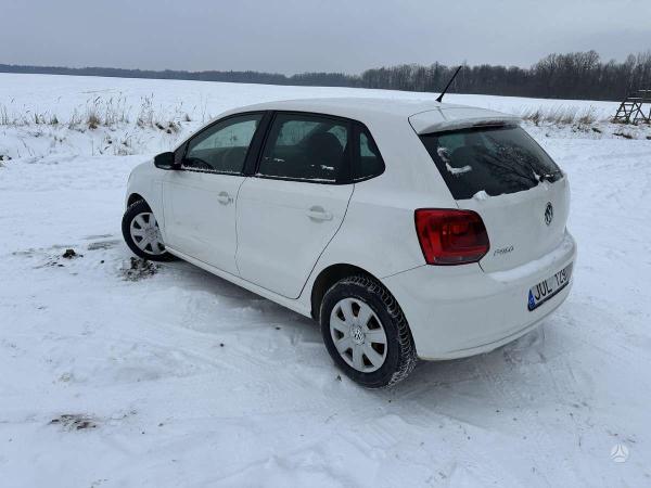 Balts Volkswagen Polo 2011 Kauņa, ar dzinēja tilpumu 1.20 L un nobraukumu 219 tūkst. km par 2700 €, foto 1 vietnē AUTOMOTO.COM.LV