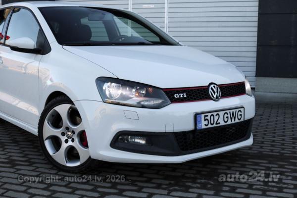 White Volkswagen Polo 2011 in Tallinn, with an engine capacity of 1.40 L and mileage of 298 thousand km for 4500 €, photo 4 on AUTOMOTO.COM.LV