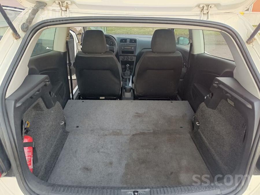 Balts Volkswagen Polo 2011 Rīga, ar dzinēja tilpumu 1.20 L un nobraukumu 373 tūkst. km par 1400 €, foto 13 vietnē AUTOMOTO.COM.LV